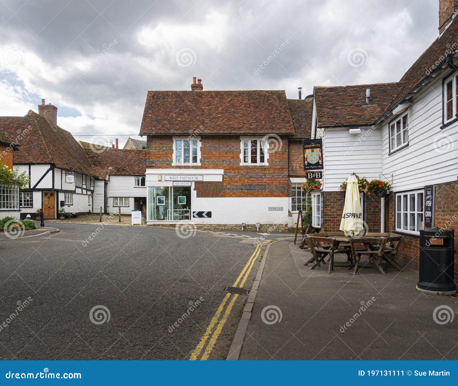 Smarden Village, Kent, UK editorial photo. Image of street - 197131111
