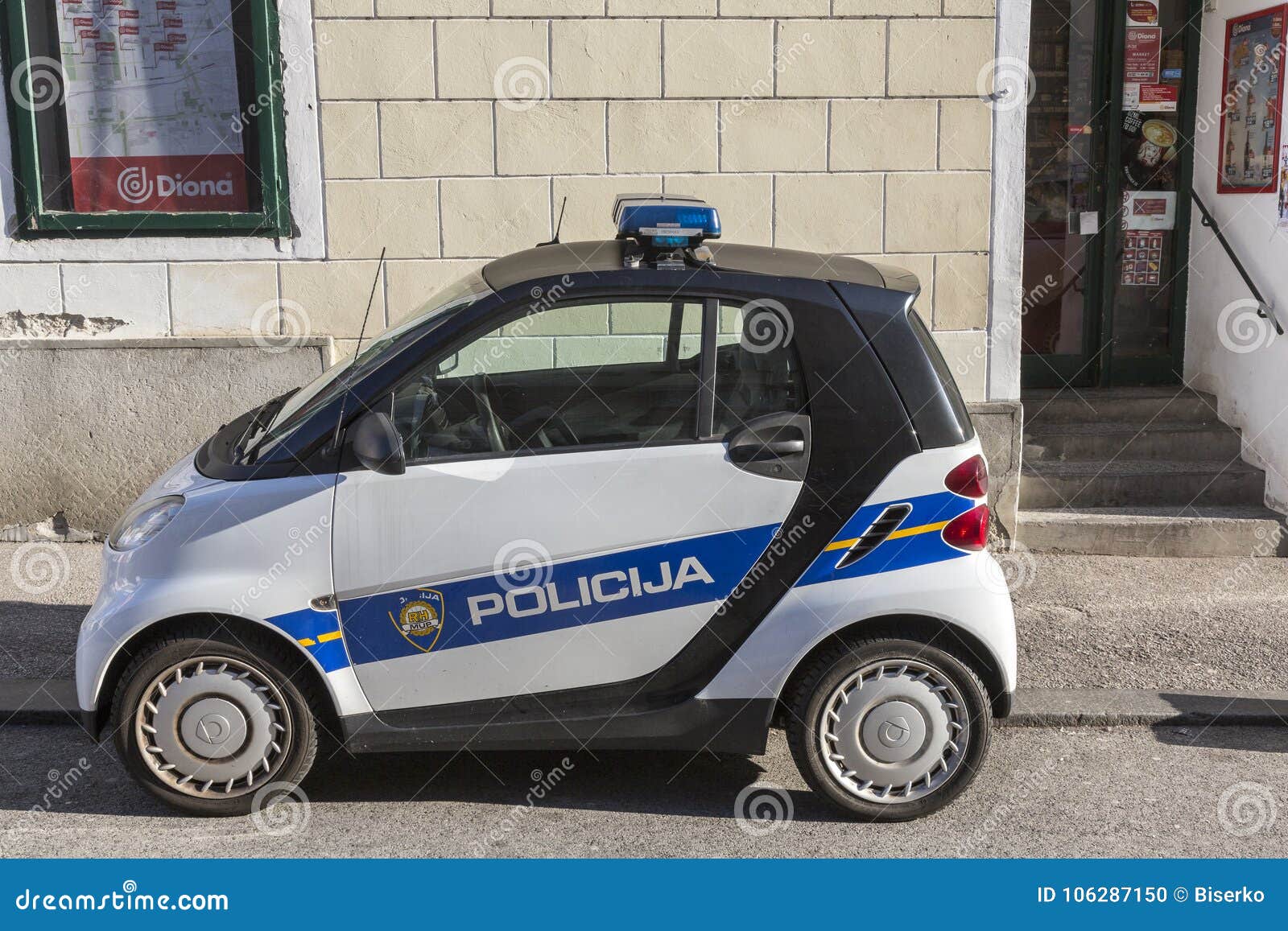 Smart Bil Av Den Kroatiska Polisen Redaktionell Foto - Bild av tysk ...