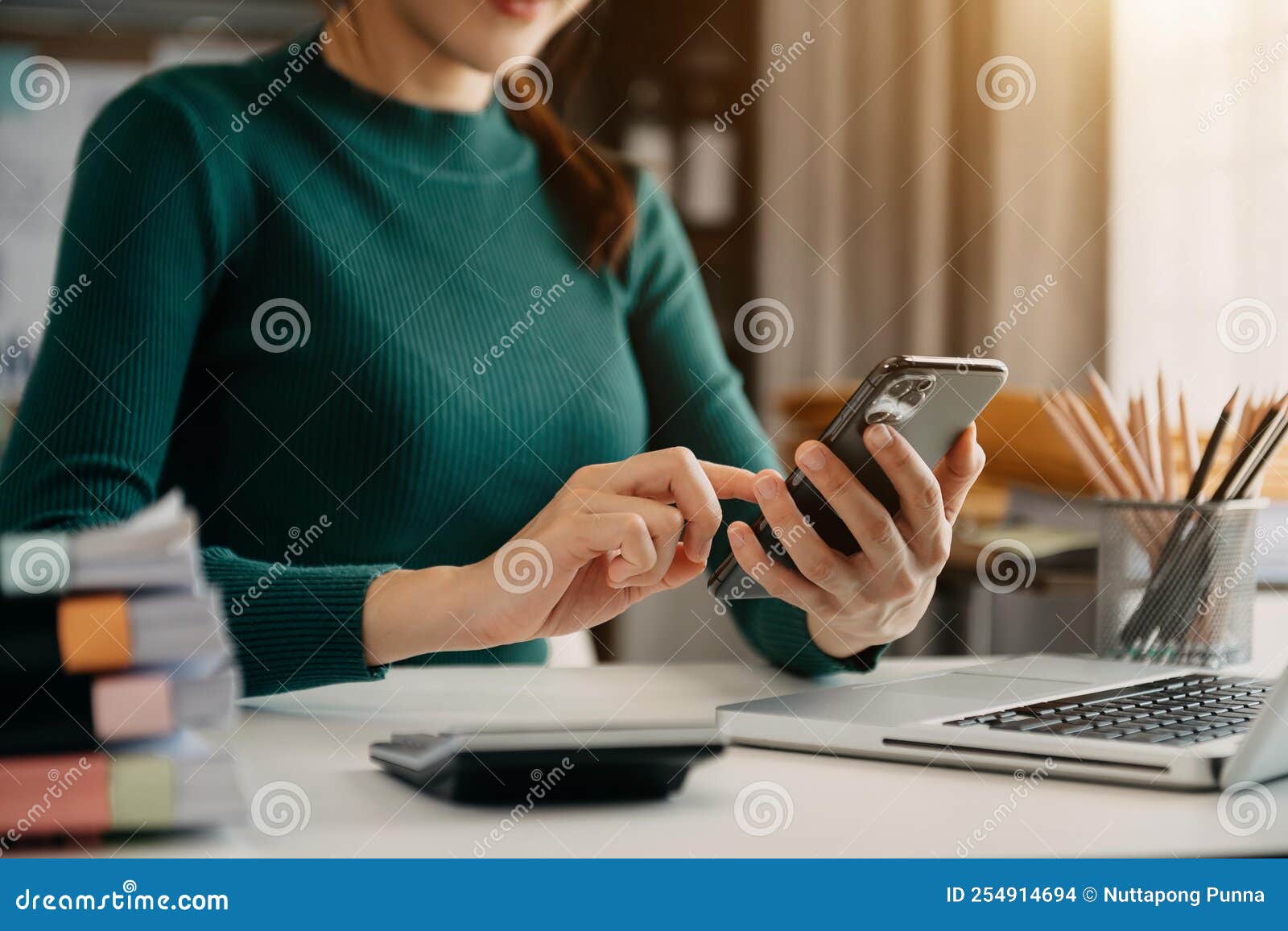 Smart City Data Management Platform with Virtual Interface Graphic ...