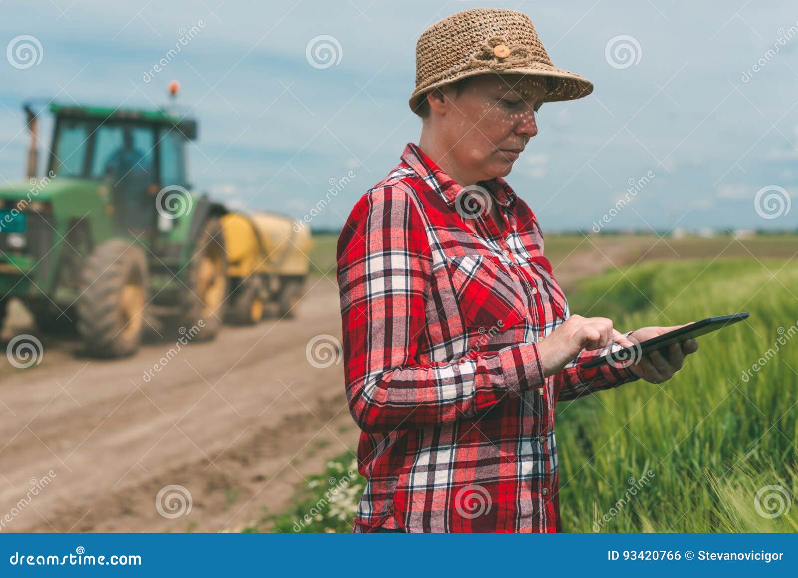 Smart Farming, Using Modern Technology In Agricultural Activity Royalty ...