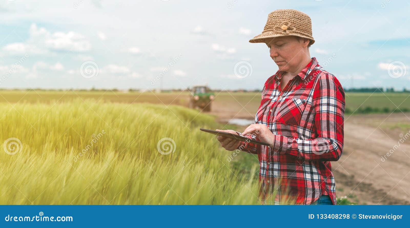 Smart Farming, Using Modern Technology in Agricultural Activity Stock ...