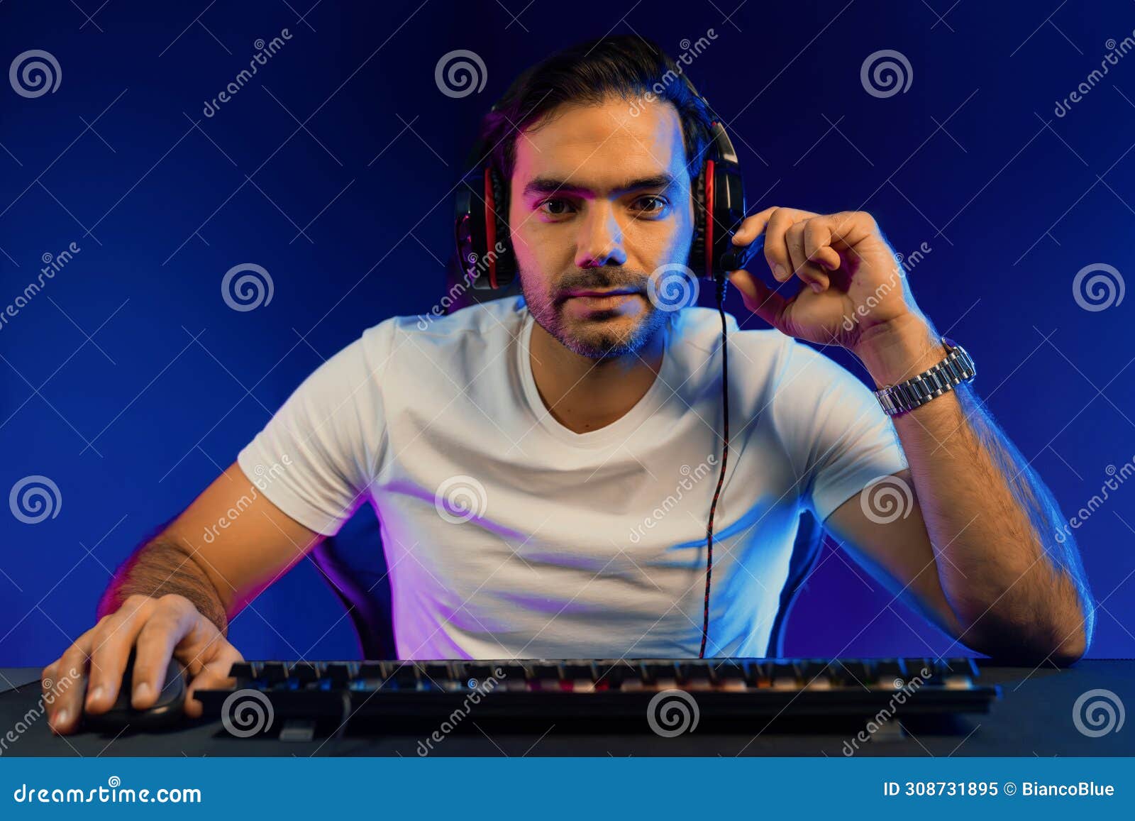 Smart Gaming Streamer Looking Camera with Pose Using Headset and Mic ...