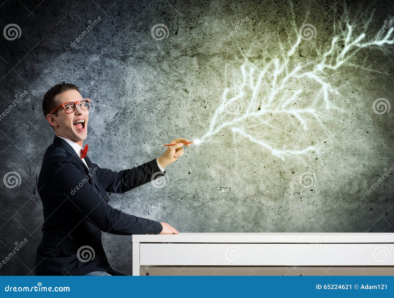 Smart guy draw on wall stock image. Image of eyeglasses - 65224621