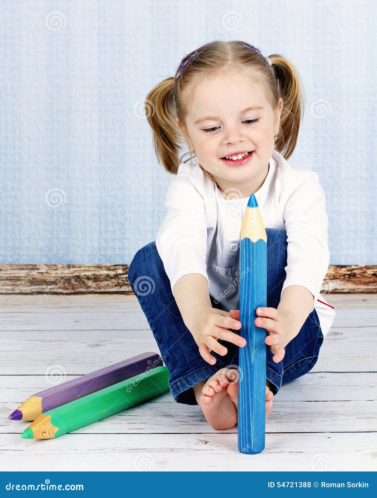Smart Little Girl Holding Big Crayons Stock Photo - Image of caucasian ... Smart Little Girl Holding Big Crayons Stock Photo - Image of caucasian ...