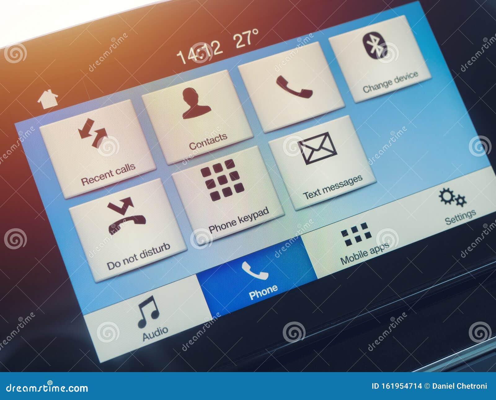 Smart Multimedia in-car Display with Hands-free Phone Control. Modern ...