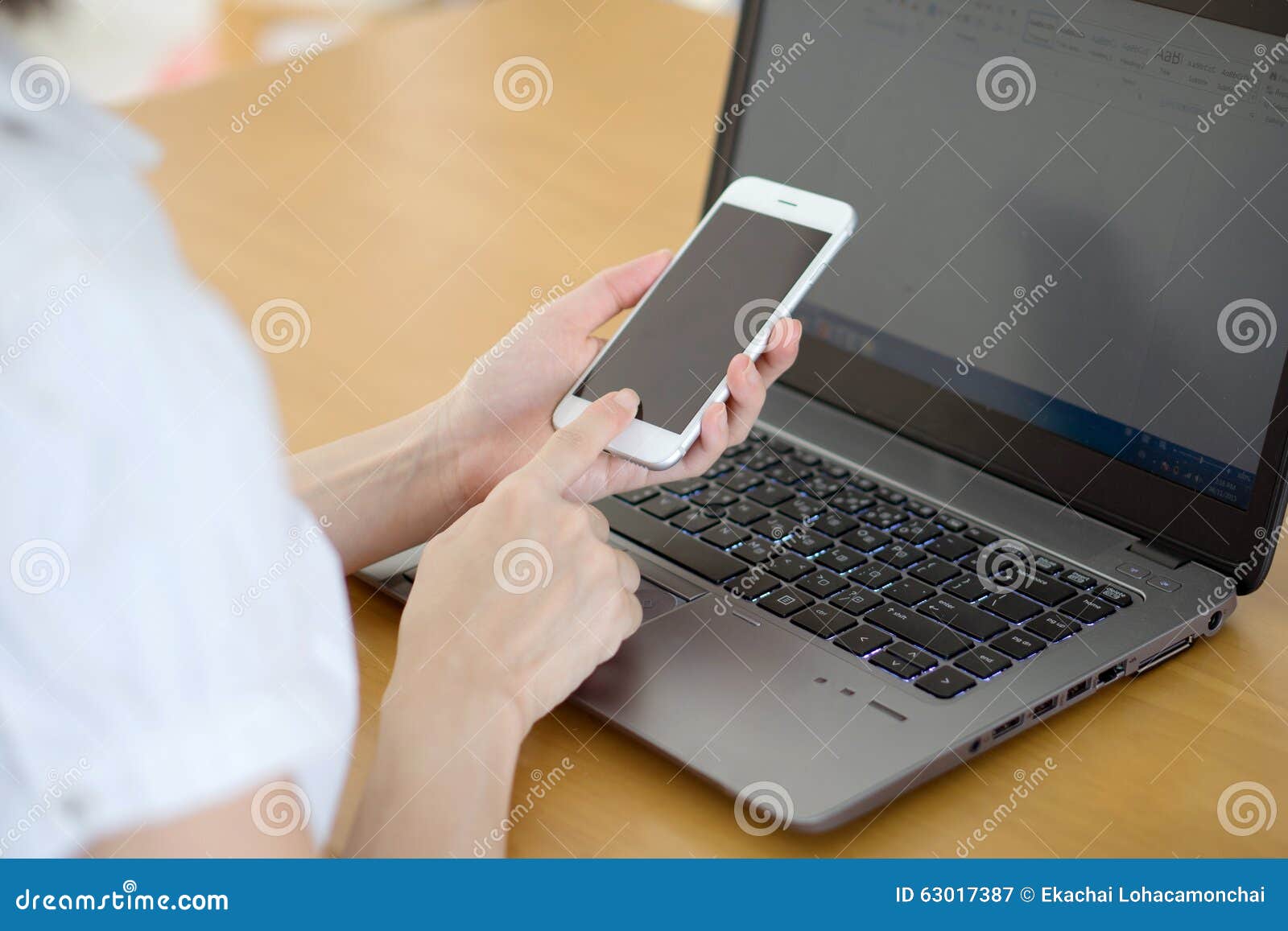 Smart phone and computer stock image. Image of connection - 63017387