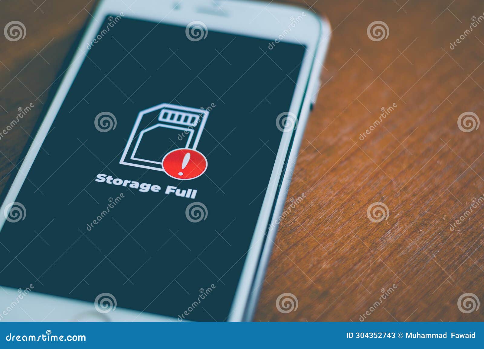 Smart Phone with Storage Full Icon on Screen. Communication, Cellular ...