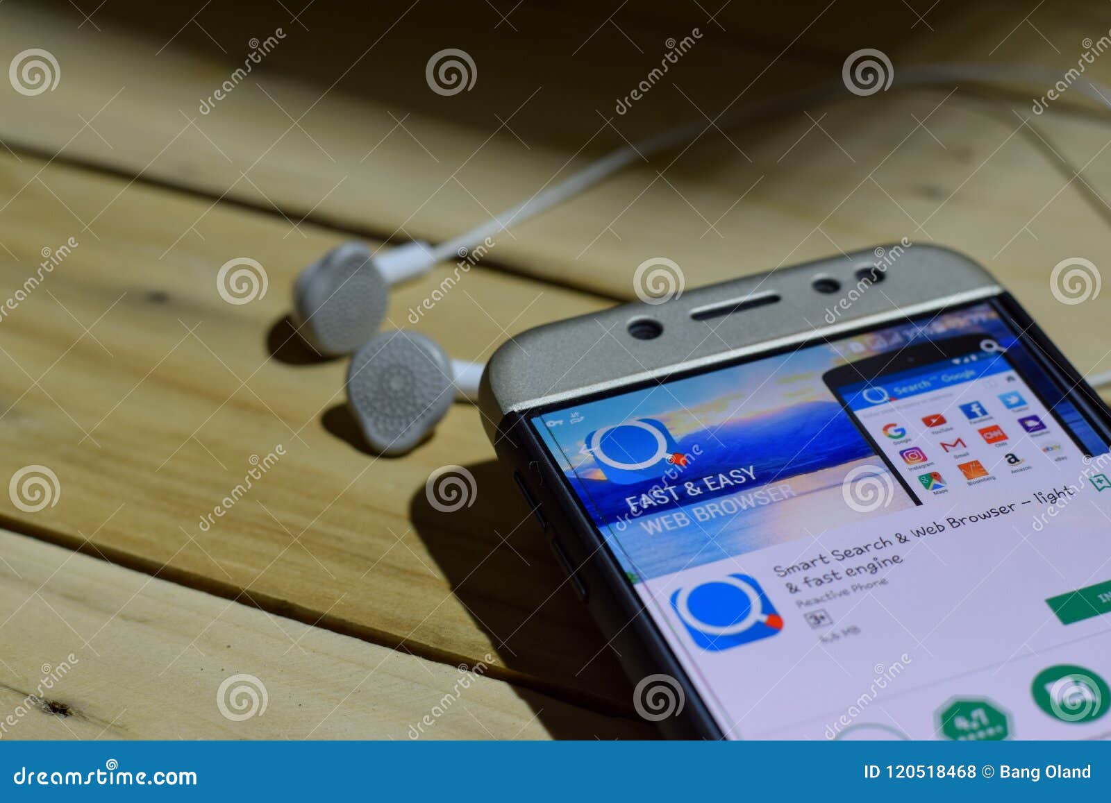 Smart Search & Web Browser Dev Application on Smartphone Screen ...
