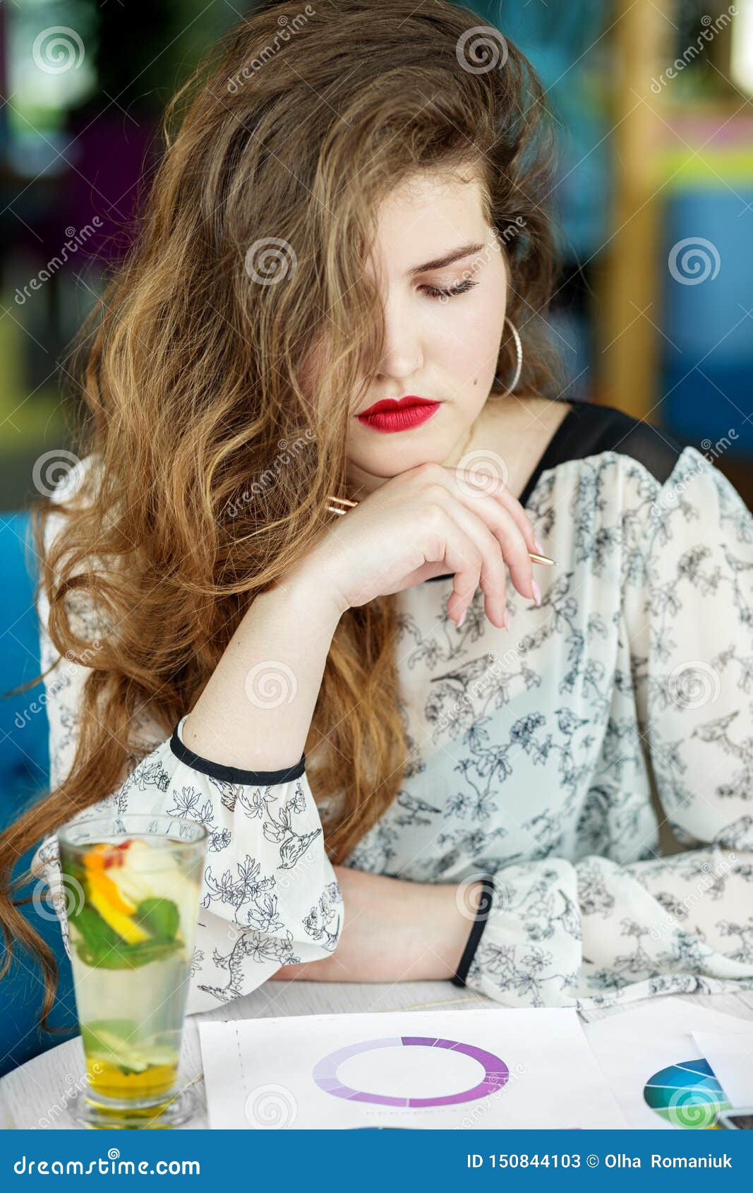 Smart Successful Woman Thinks Over the Execution of Tasks. Citrus Tea ...