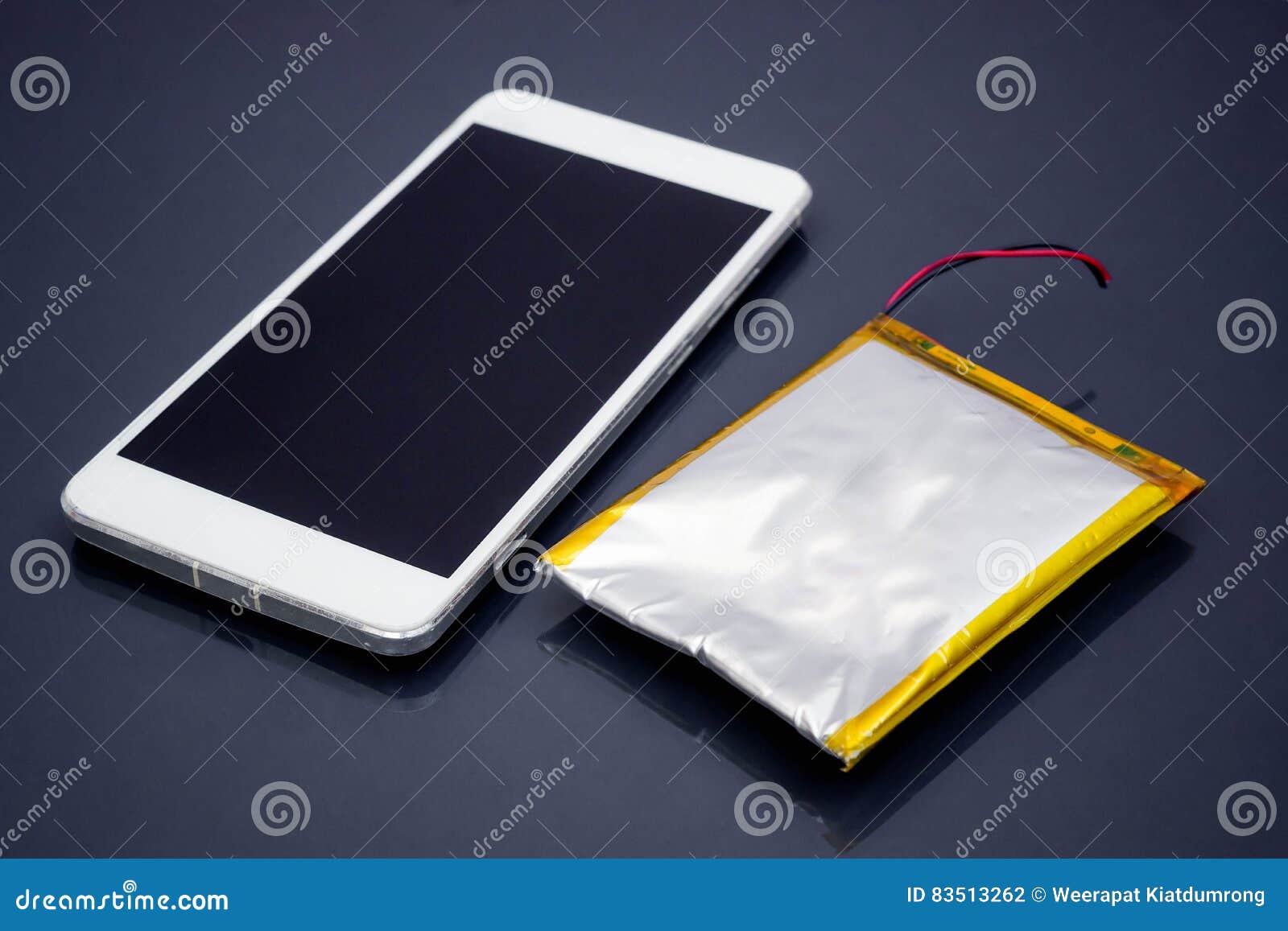 Smartphone Battery Swelling Stock Photo - Image of bulge, explode: 83513262