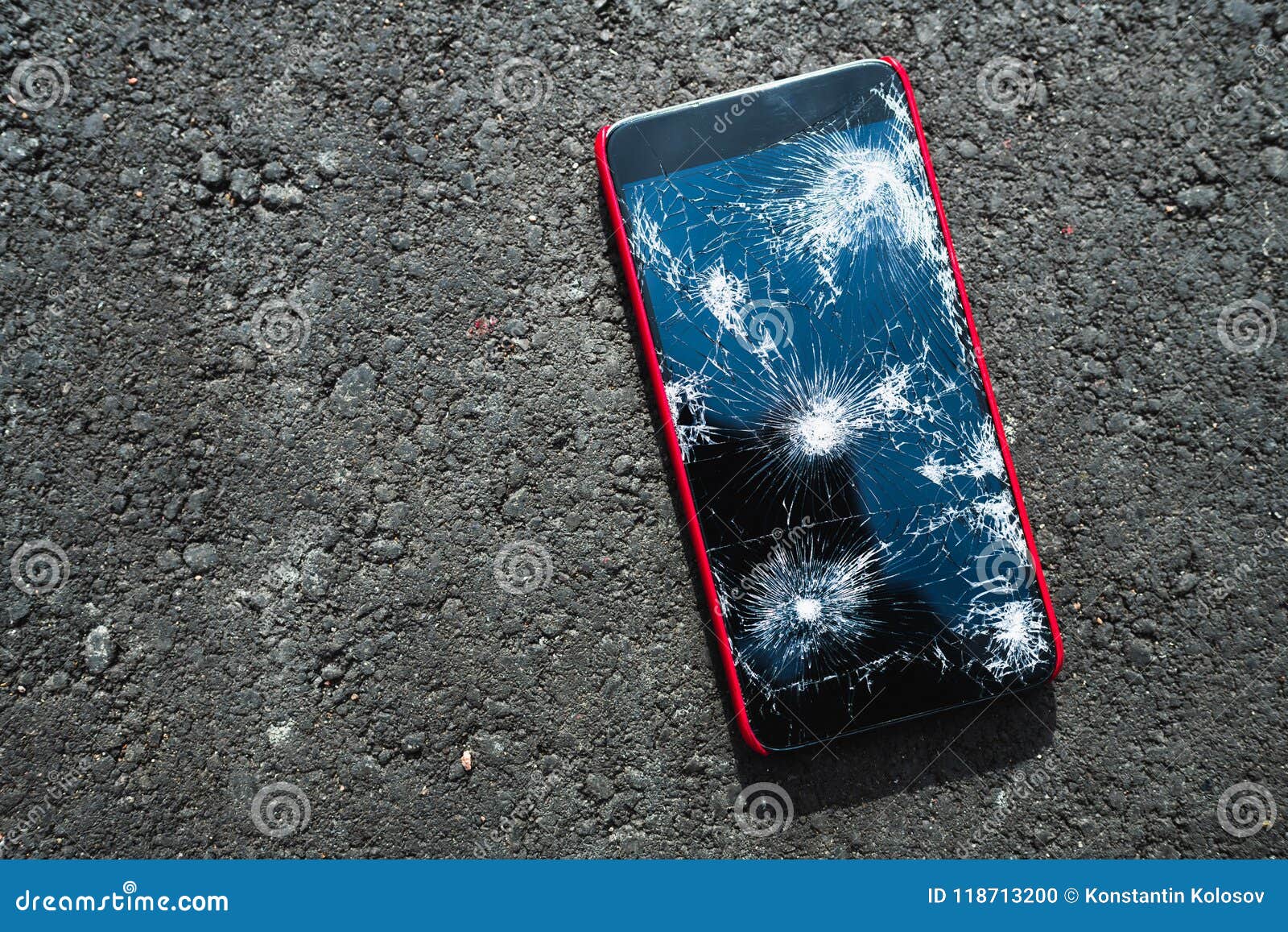 Smartphone Con Lo Schermo Rotto Fotografia Stock - Immagine di ...