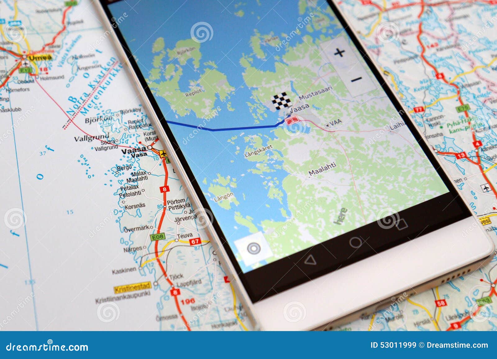 Smartphone Della Mappa Di Navigazione Di GPS Immagine Stock - Immagine ...