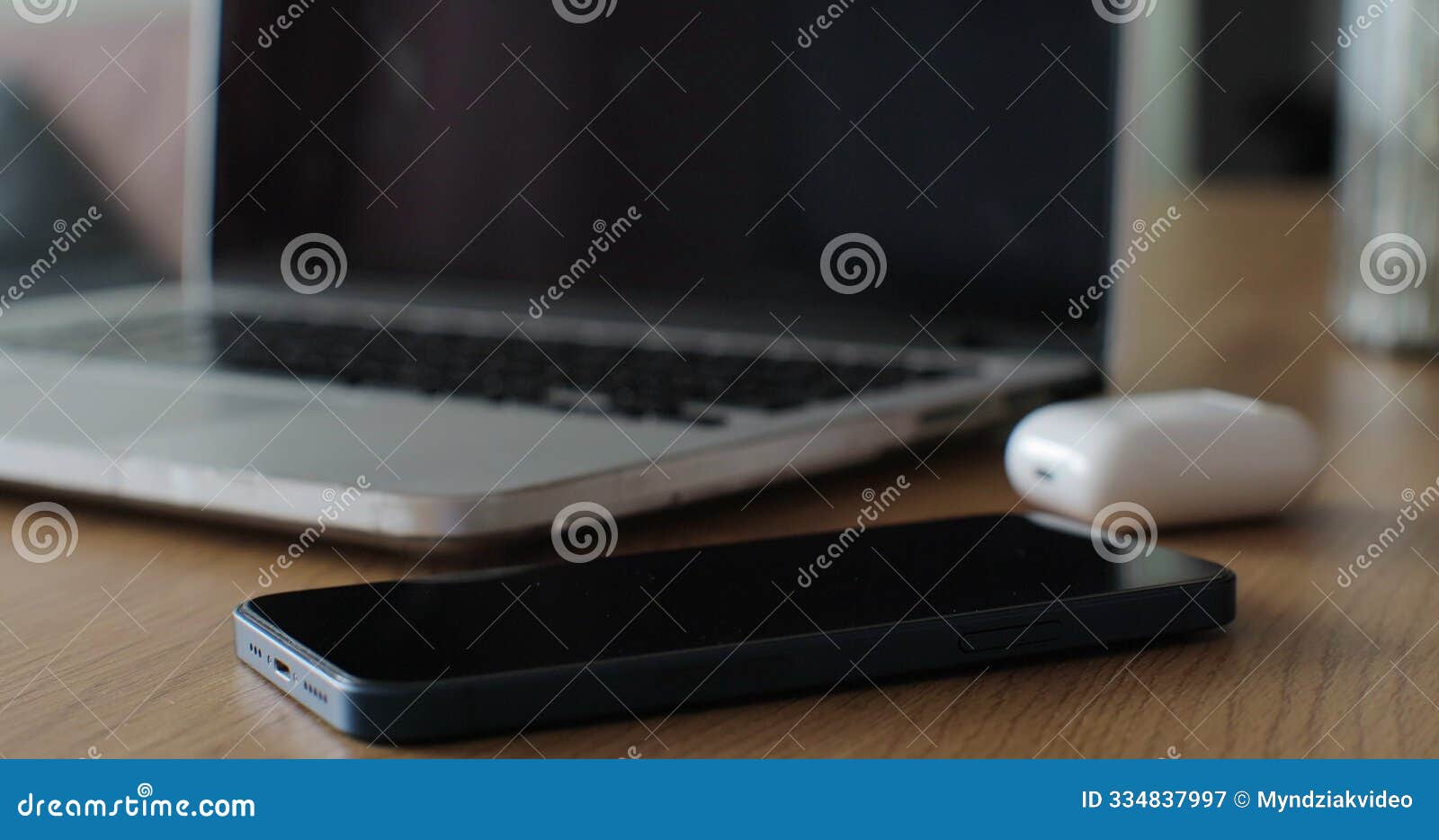 Smartphone Mobile Receiving Message Notification on Smartphone Screen ...