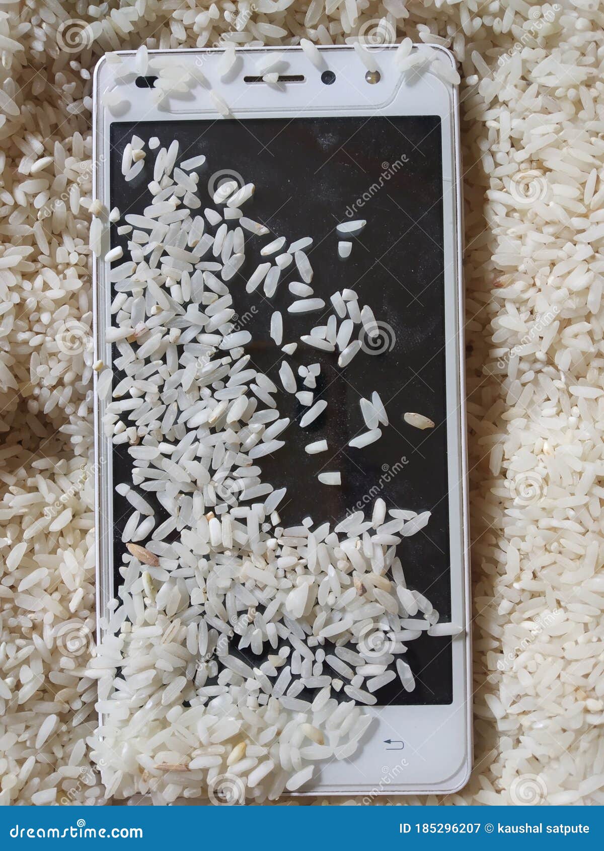 Smartphone in the Rice editorial photography. Image of rice - 185296207