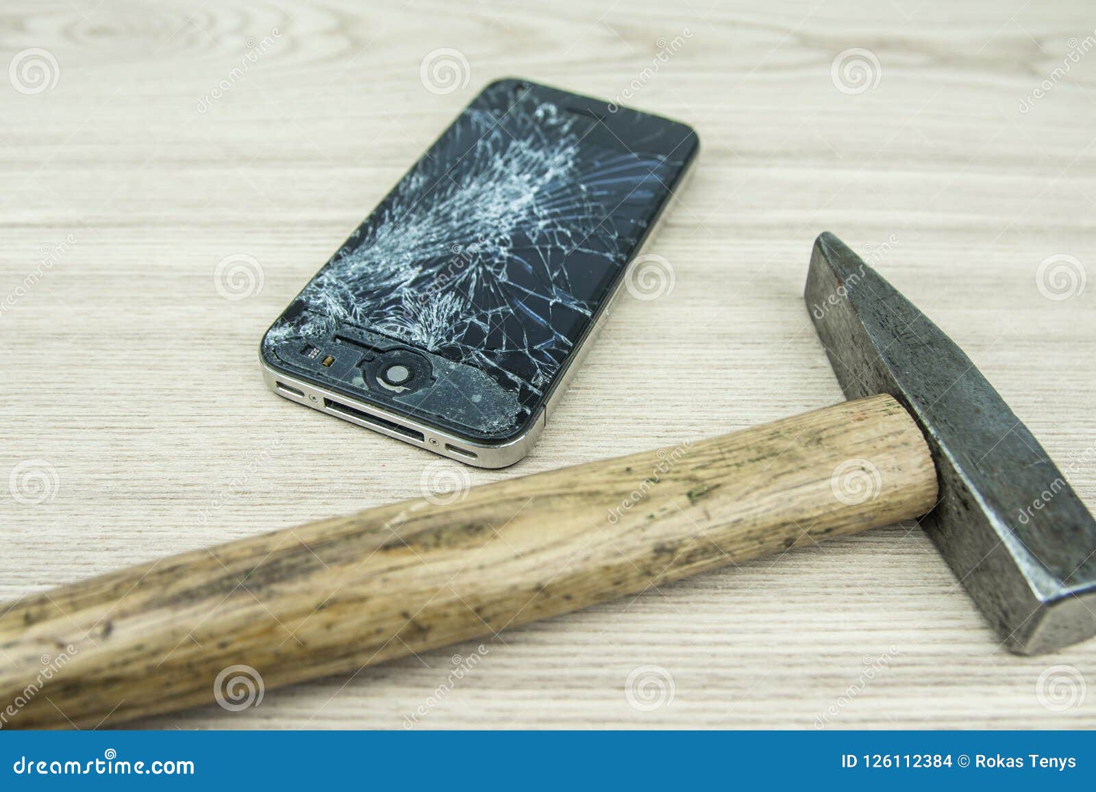 Smartphone roto pantalla foto de archivo. Imagen de equipo - 126112384