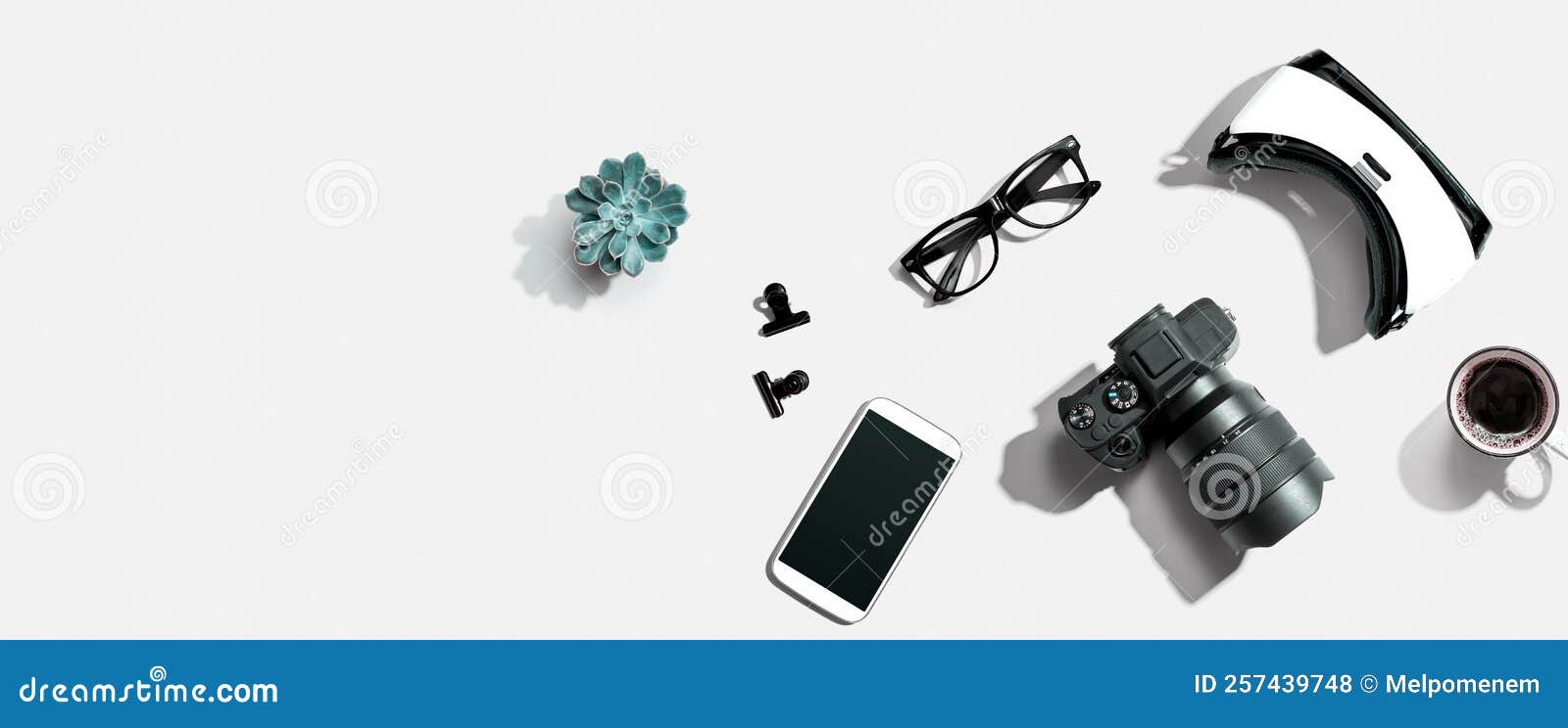 Smartphone with a VR and a SLR Camera Stock Photo - Image of view ...