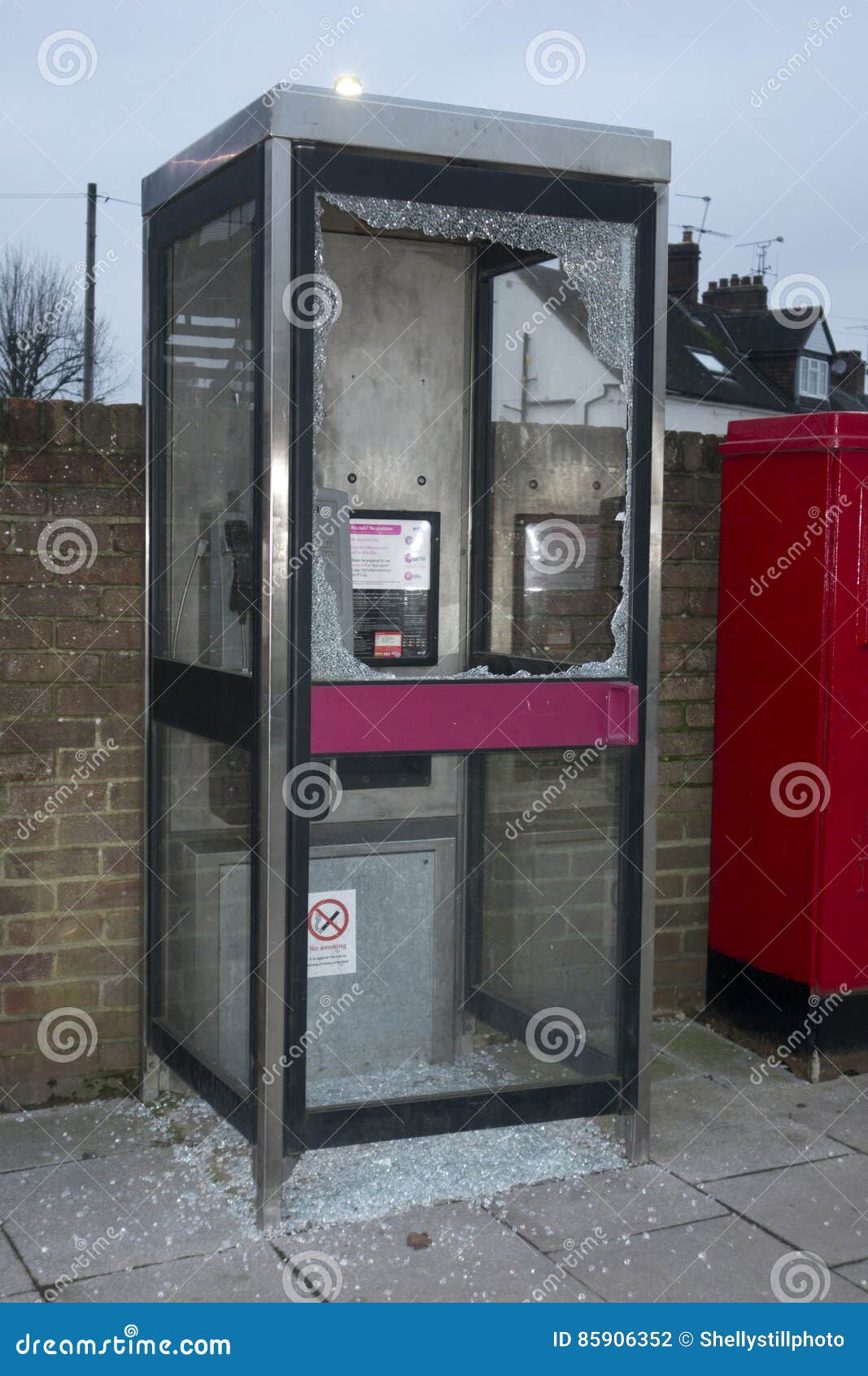 Smashed Broken Phone Box in Wokingham Editorial Photography - Image of ...
