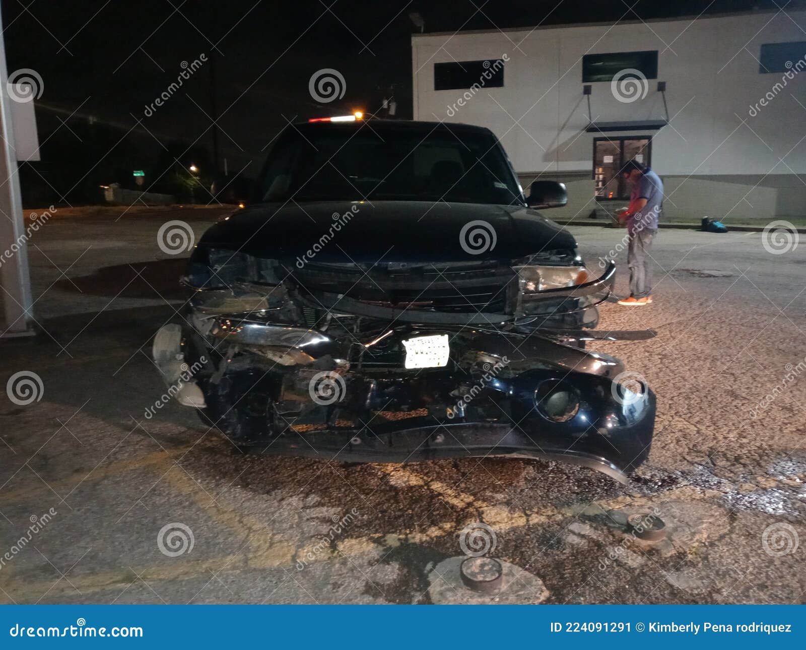 Smashed front end truck editorial photo. Image of smashed - 224091291