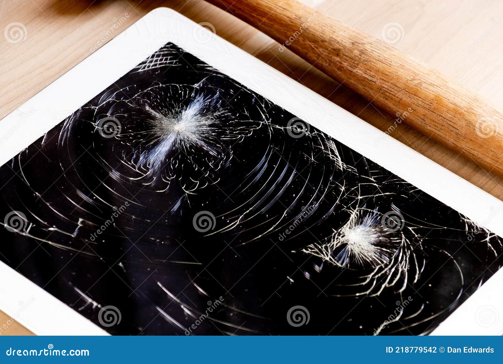 Smashed tablet screen stock photo. Image of screen, accident - 218779542