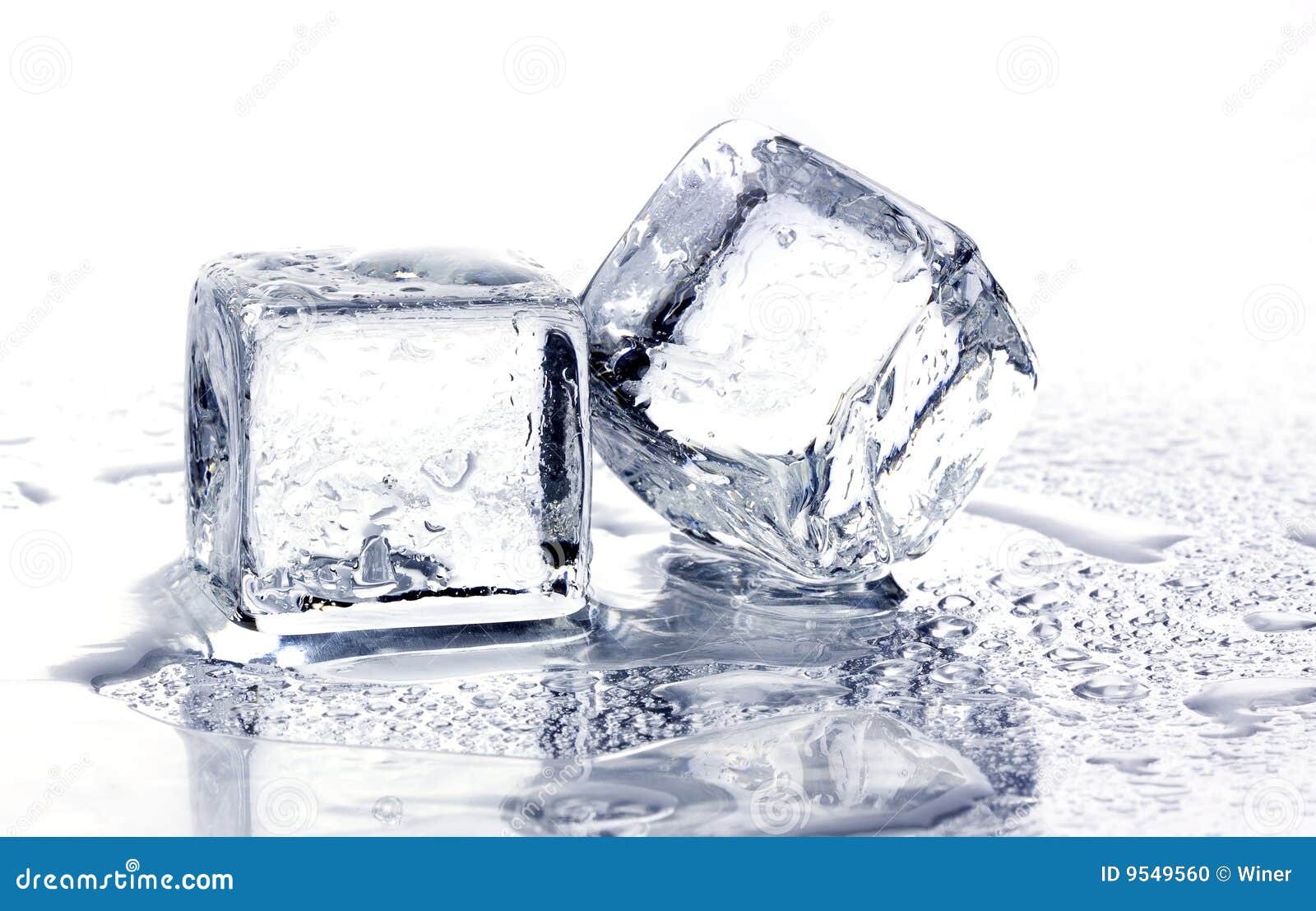 Smeltende ijsblokjes stock foto. Image of warm, vorst - 9549560