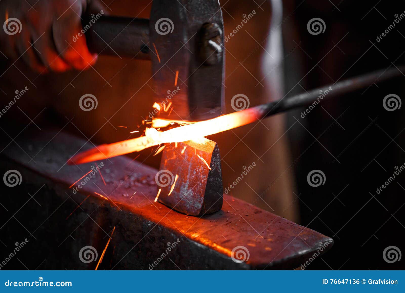 Smid op het werk stock foto. Image of landelijk, zwaar - 76647136