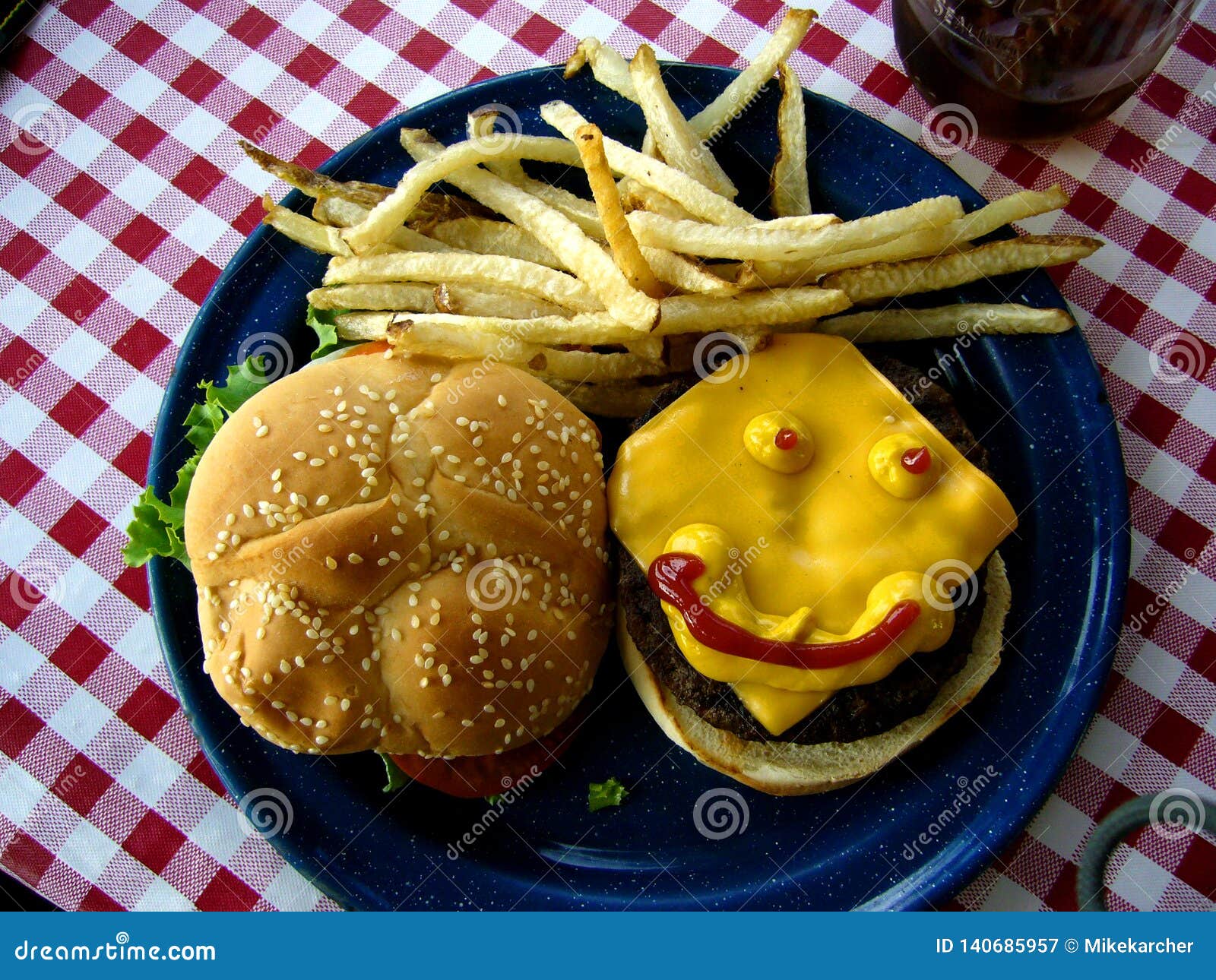Smiley burger stock image. Image of arrangement, face - 140685957
