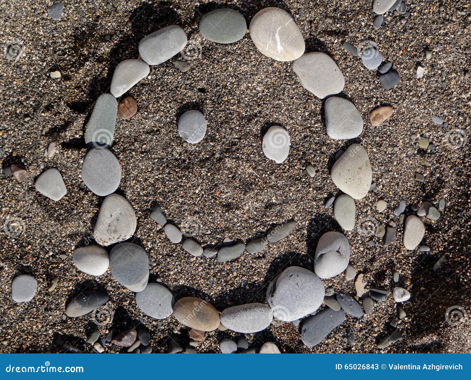 Smiley des pierres image stock. Image du visage, pierre - 65026843