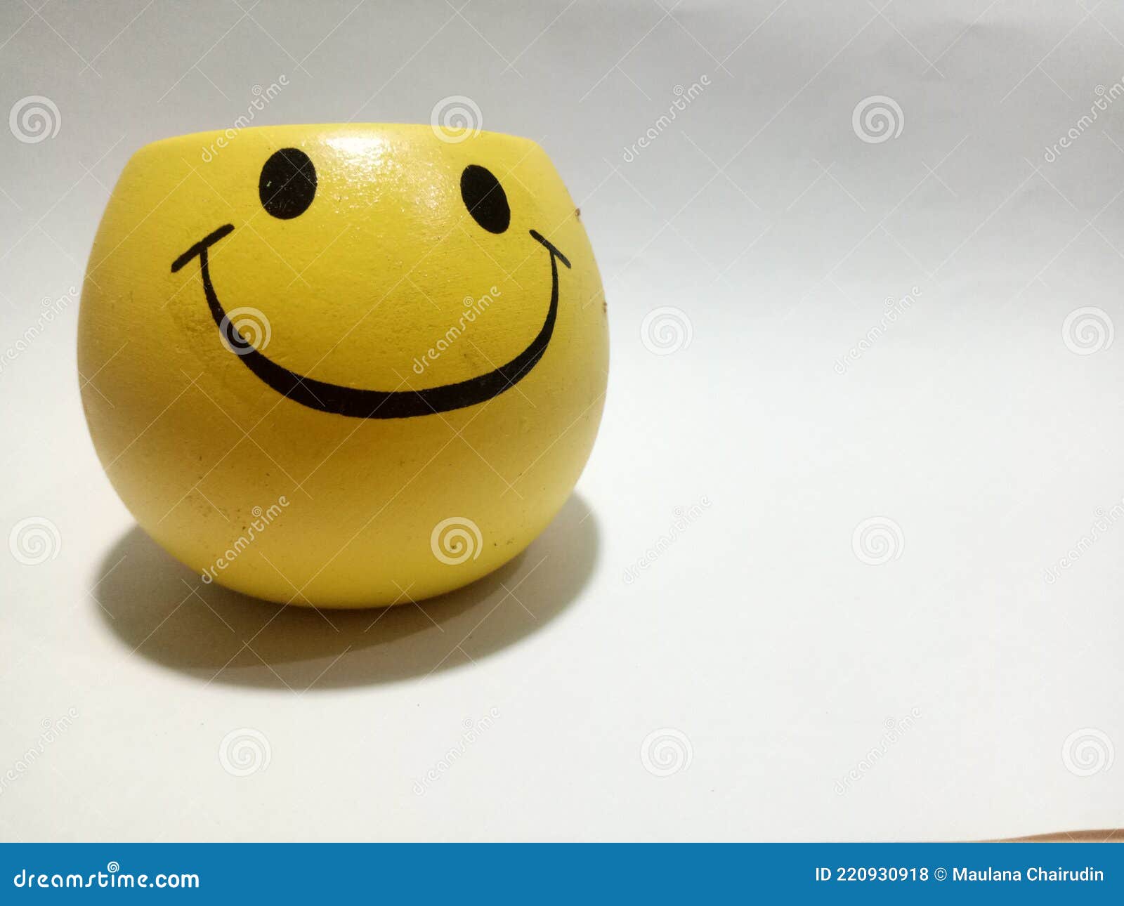 Smiley Emoticon Ceramic Pot Editorial Stock Photo - Image of figurine ...
