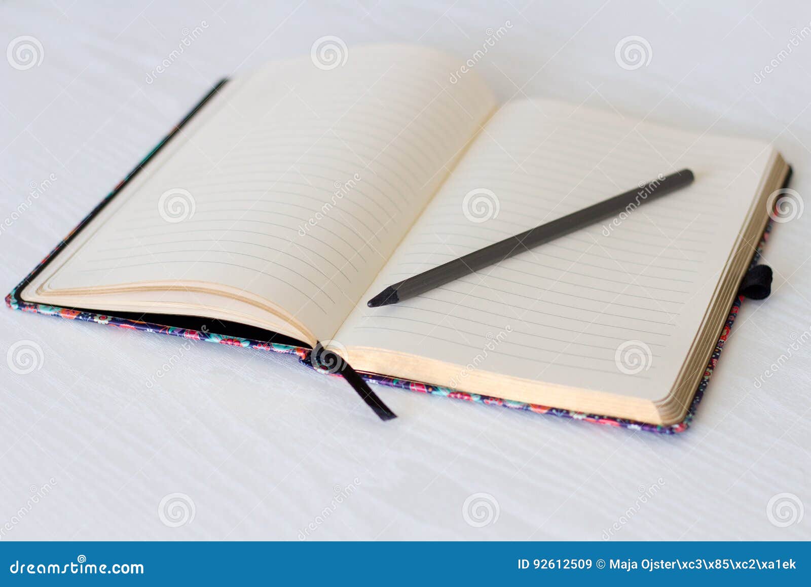 Smiley Face Emoticon Push Pins Retro Imagen de archivo - Imagen de ...