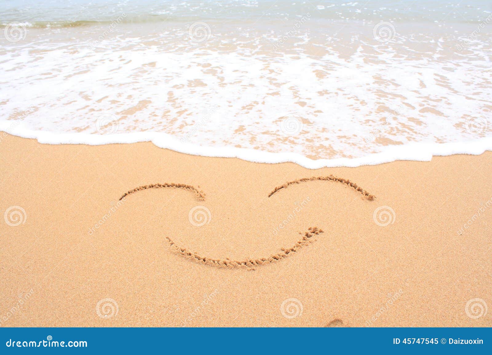 Smiley on the sand stock image. Image of drawing, bubble - 45747545