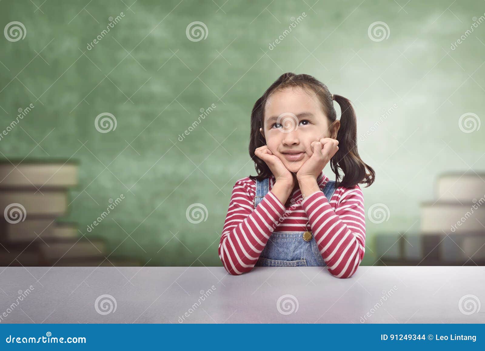 Smiling Asian Child Thinking Funny Expression Stock Photos - Free ...