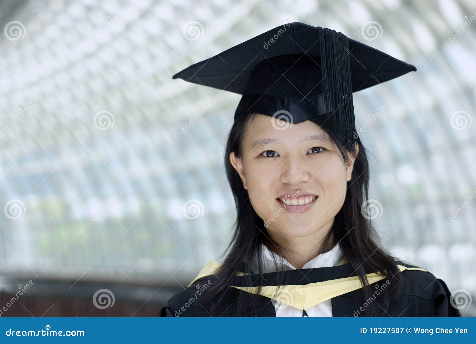 Smiling Asian Chinese Lady Graduate Stock Image - Image of woman, smile ...