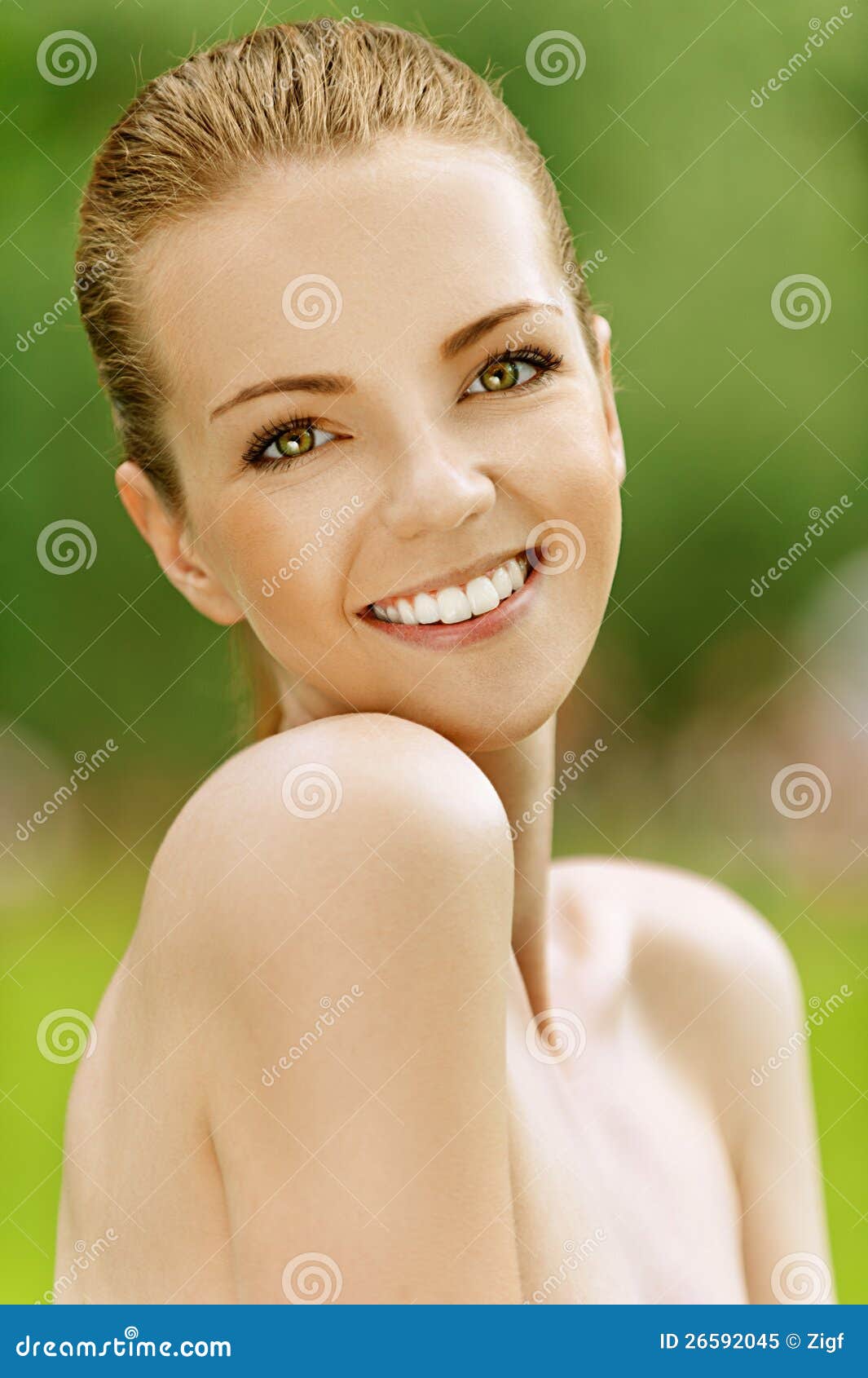 Smiling Beautiful Young Woman Stock Image - Image of lady, green: 26592045