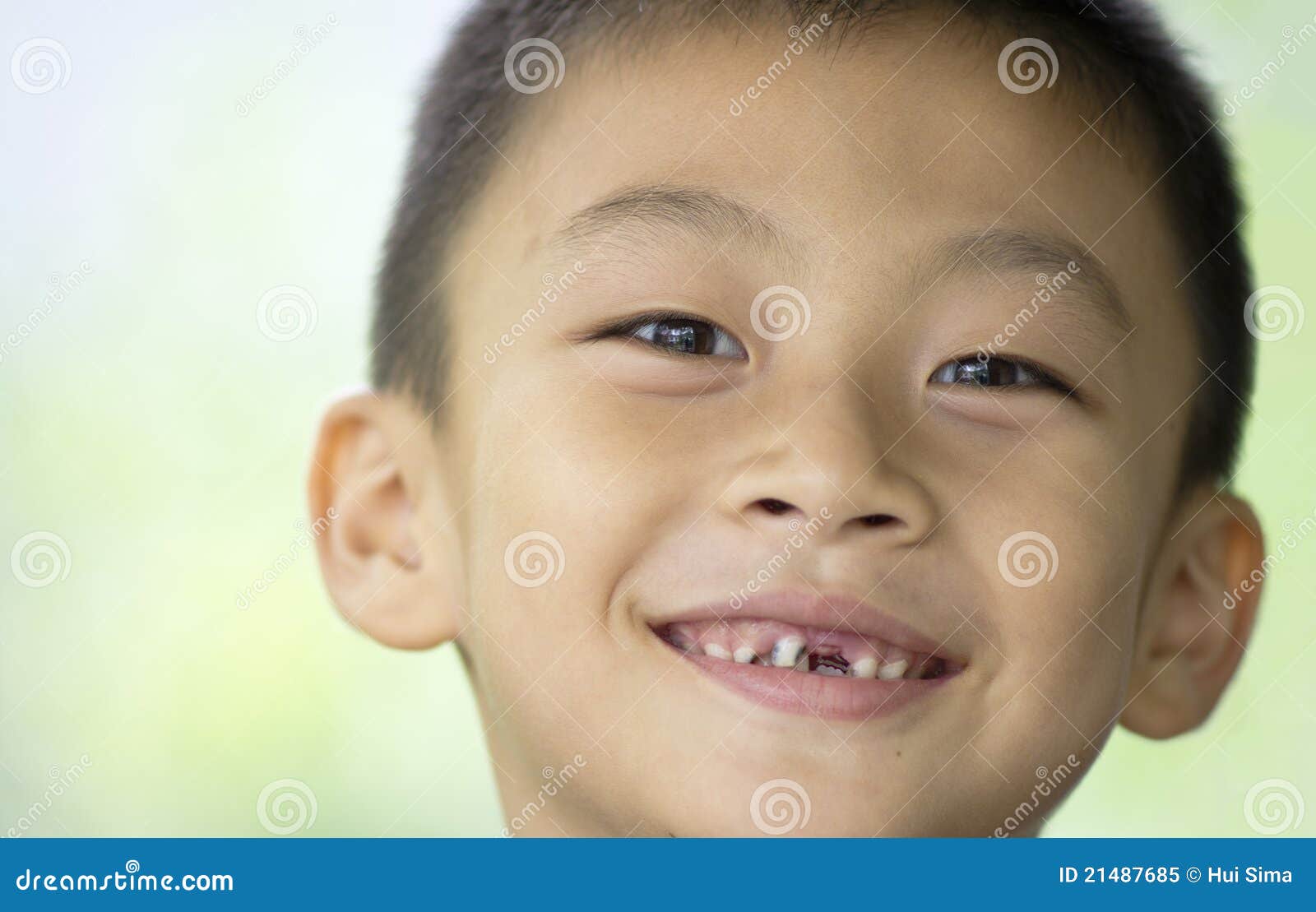 Smiling Boy with Missing Teeth Stock Image - Image of teeth, male: 21487685