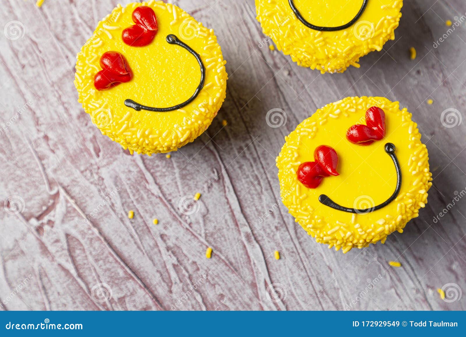 Smiling Cupcakes stock image. Image of chocolate, baked - 172929549