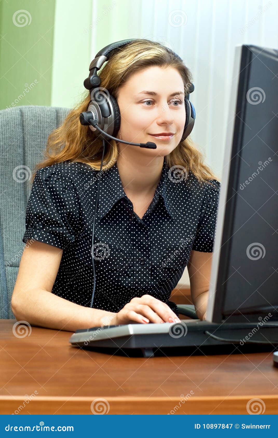 Smiling customer support stock image. Image of device - 10897847