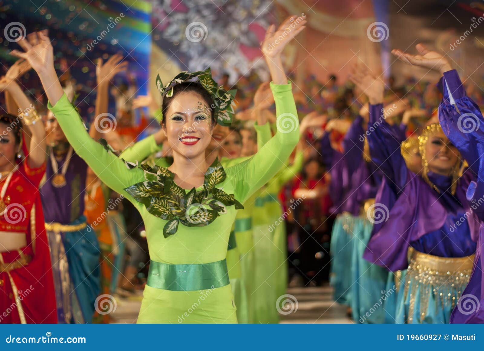 Smiling Dancers editorial photography. Image of girl - 19660927