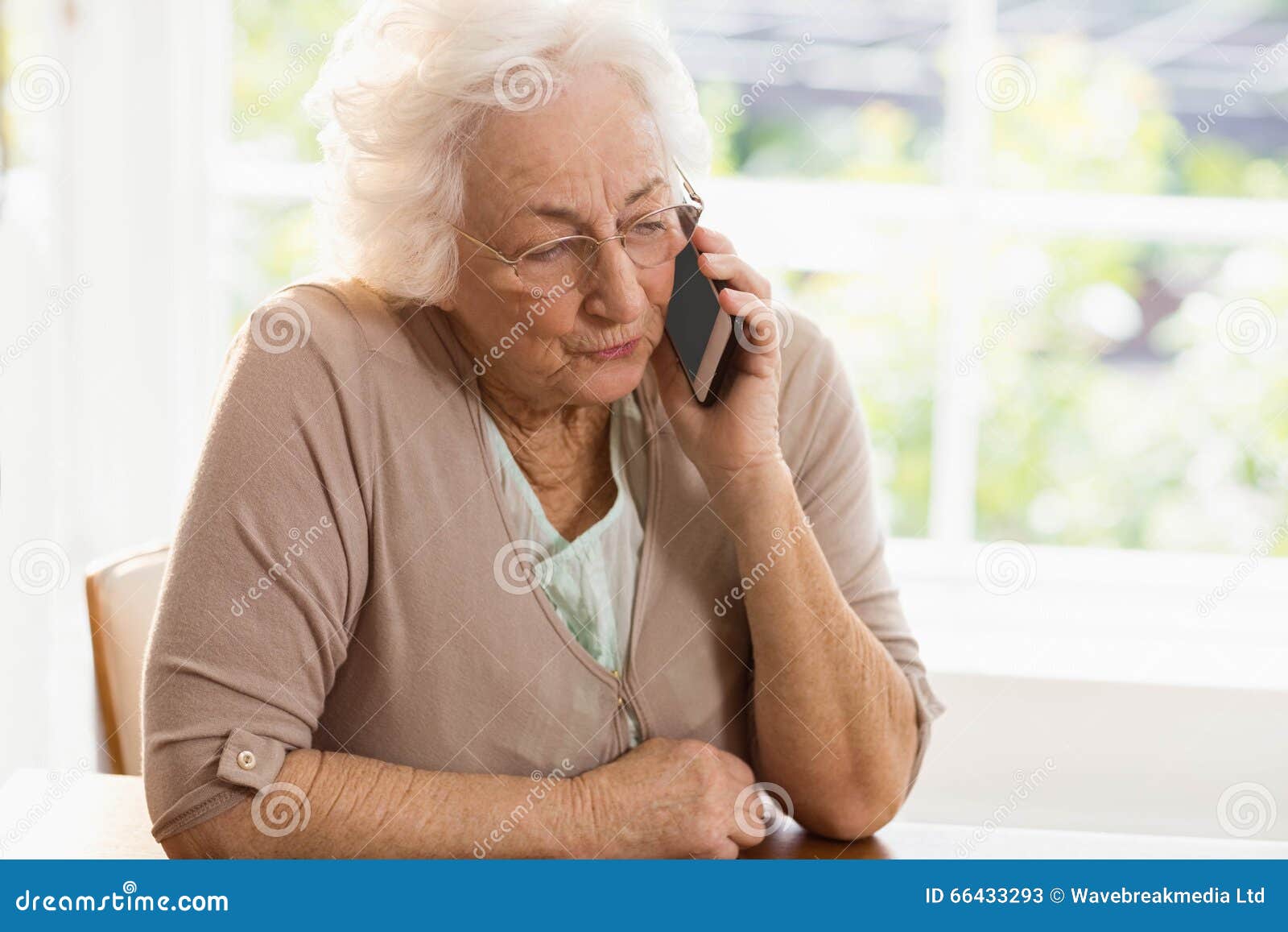 Calling Woman Royalty-Free Stock Photography | CartoonDealer.com #880871