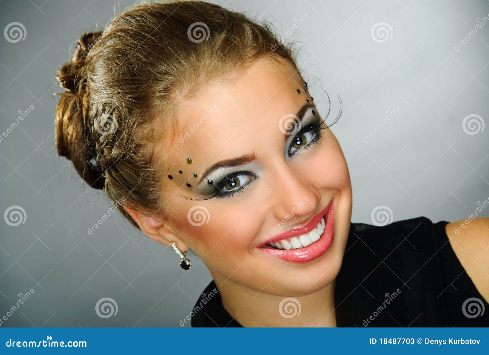 Smiling model 2 stock image. Image of chestnut, makeup - 18487703