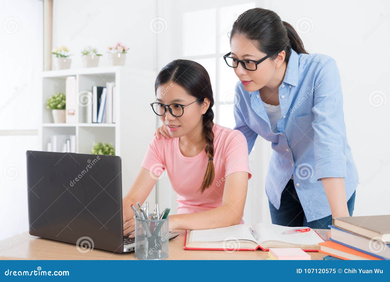 418 Computer Tutoring Women Stock Photos - Free & Royalty-Free Stock ...