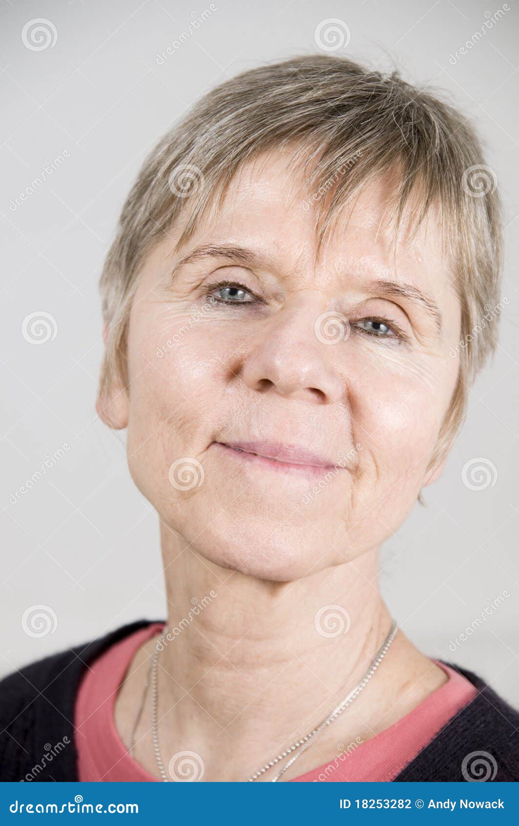 415 Woman Facing Front Smiling Stock Photos - Free & Royalty-Free Stock ...