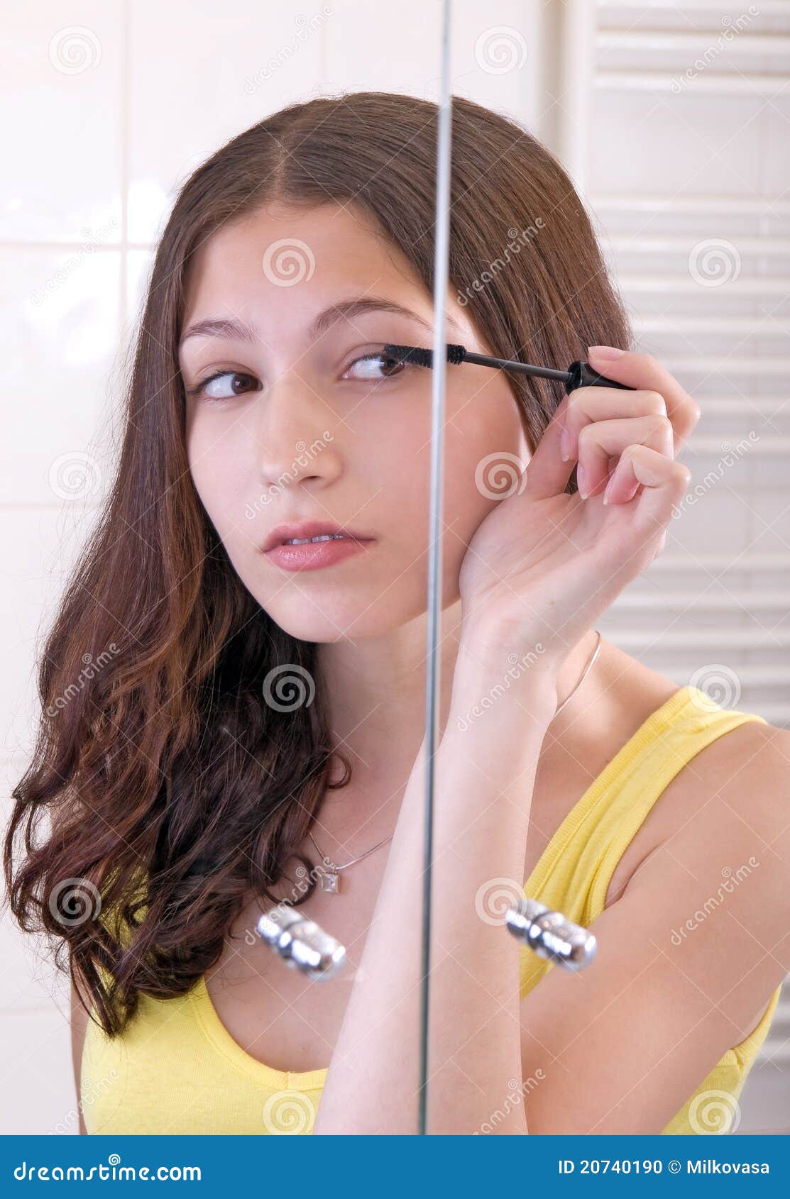 Smink arkivfoto. Bild av framsida, kvinnlig, hygien, hand - 20740190