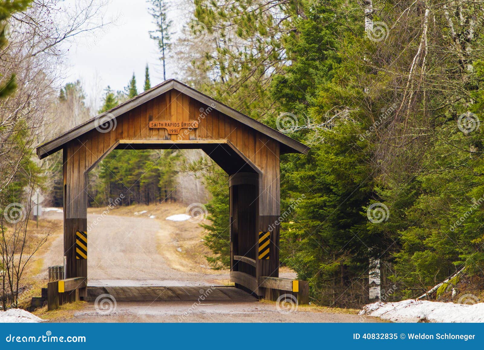 Smith Rapids Covered Bridge Imagen de archivo - Imagen de wisconsin ...