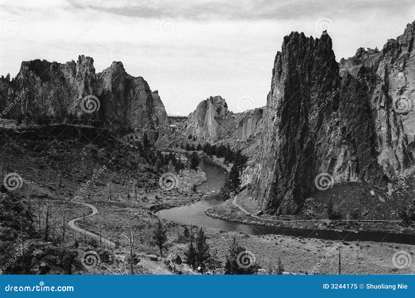 Smith Rock SP stock image. Image of park, high, rock, river - 3244175