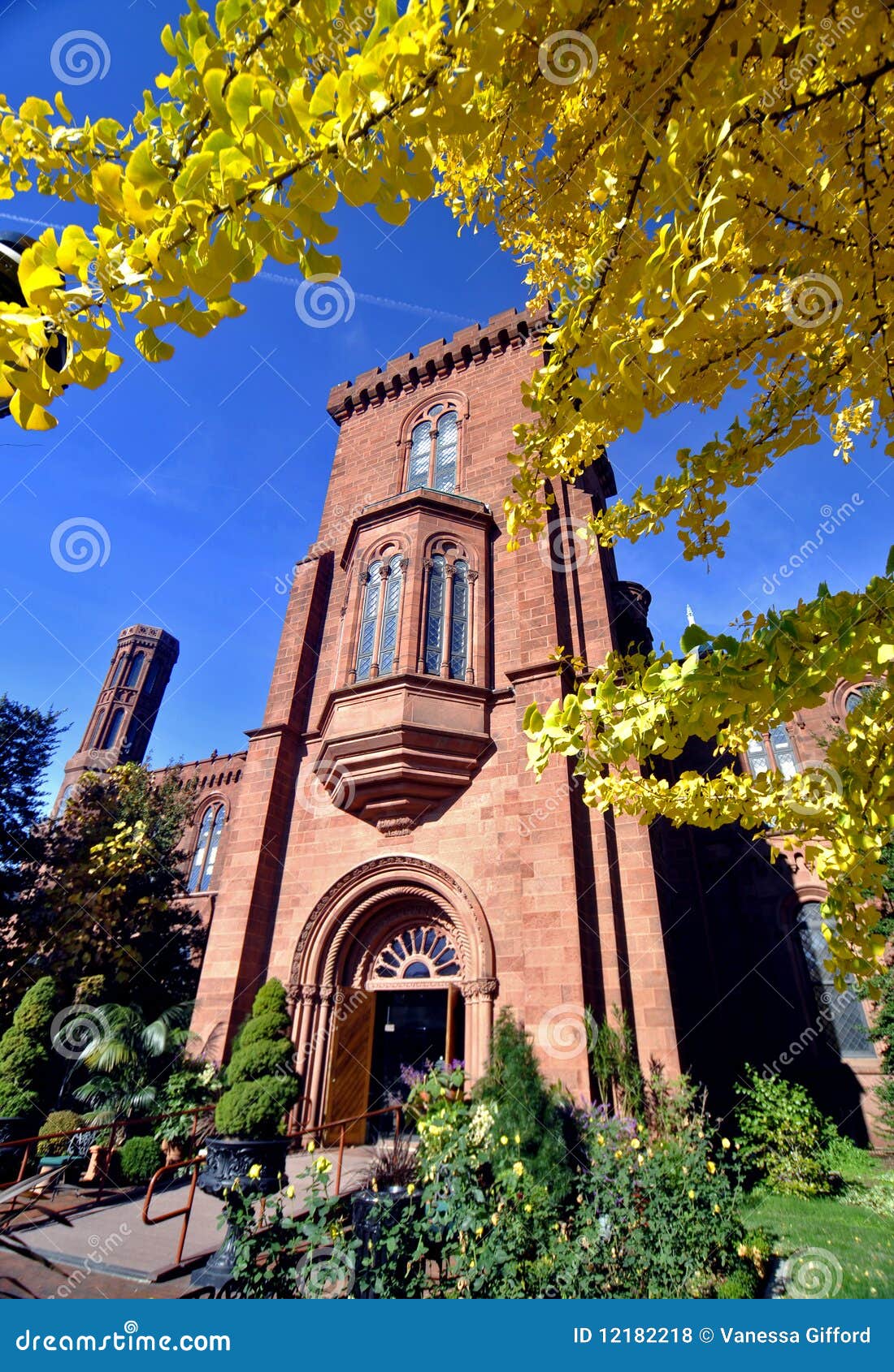 Smithsonian Castle Washington DC Editorial Stock Photo - Image of blue ...