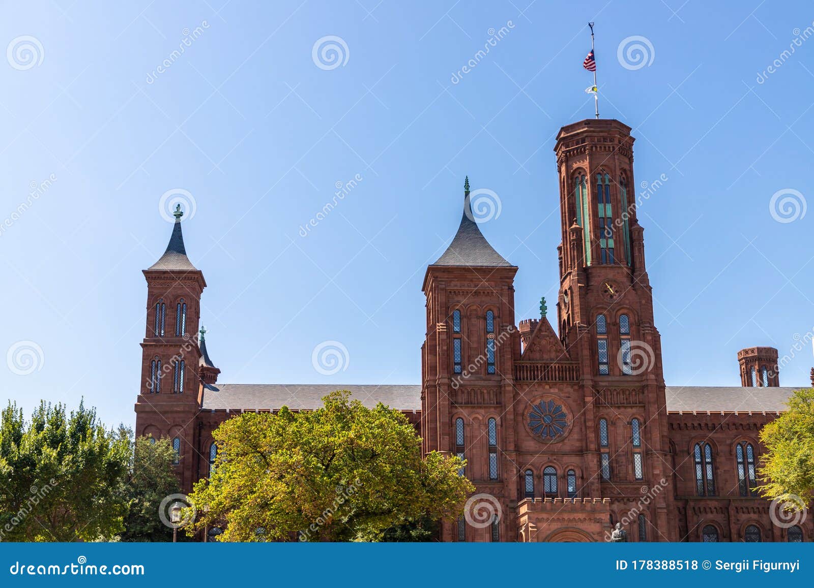 Smithsonian Castle in Washington DC Editorial Stock Photo - Image of ...