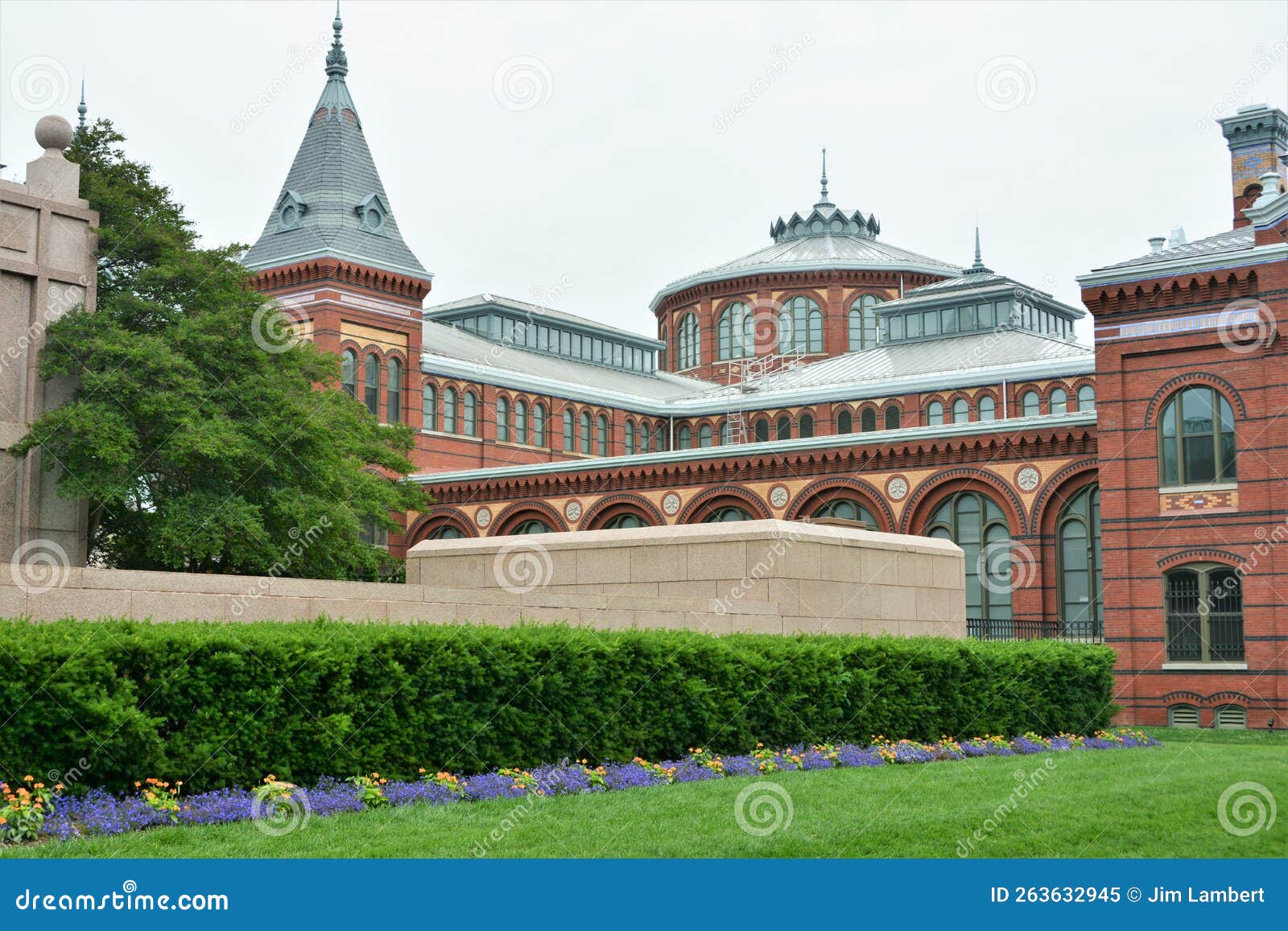 The Smithsonian Institution Editorial Image - Image of architectural ...