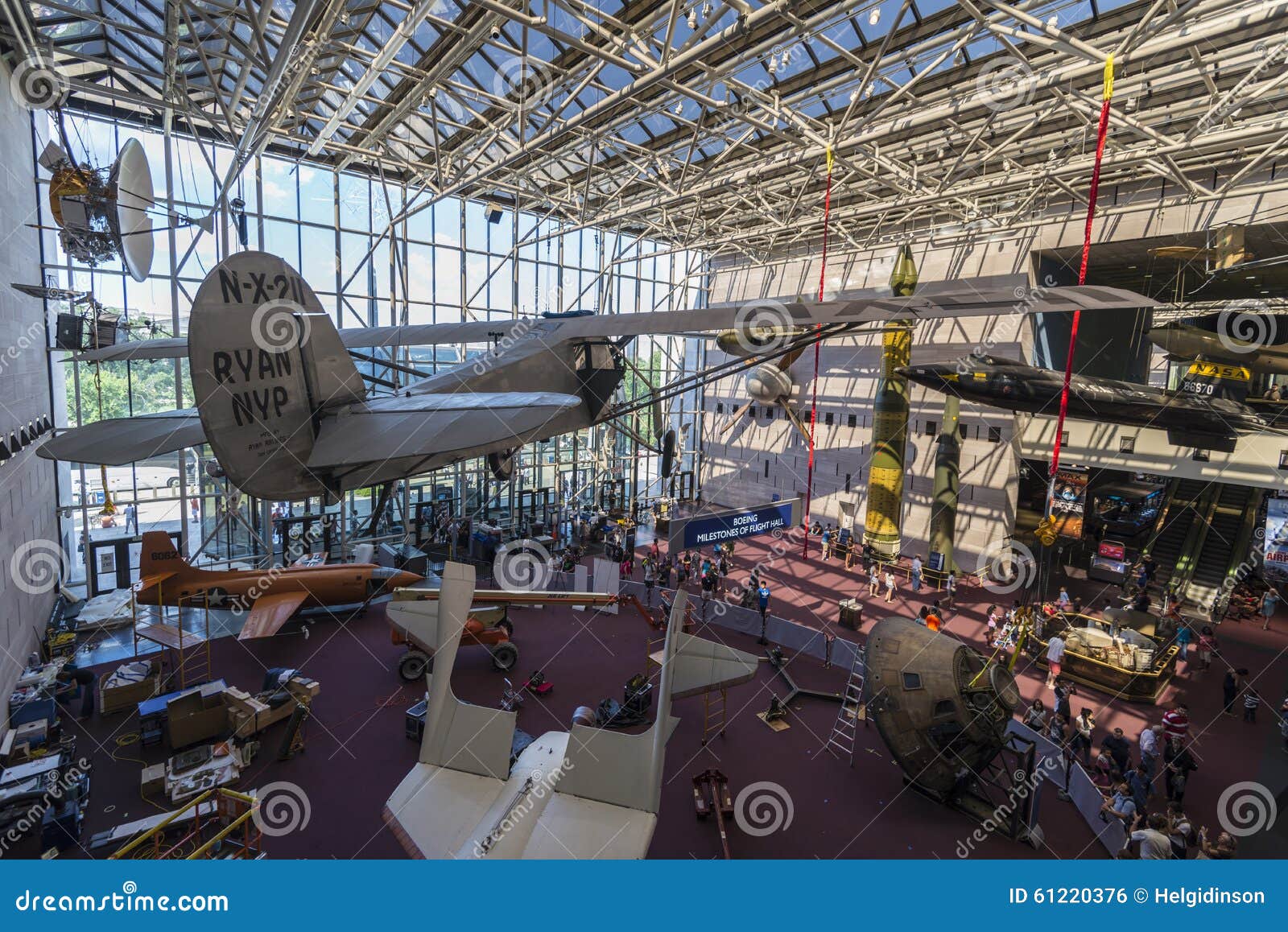 Smithsonian museum exhibit editorial photo. Image of douglas - 61220376