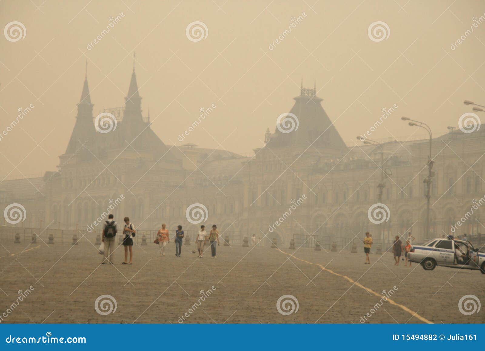 Smog in Moscow -2010 editorial photography. Image of landmark - 15494882