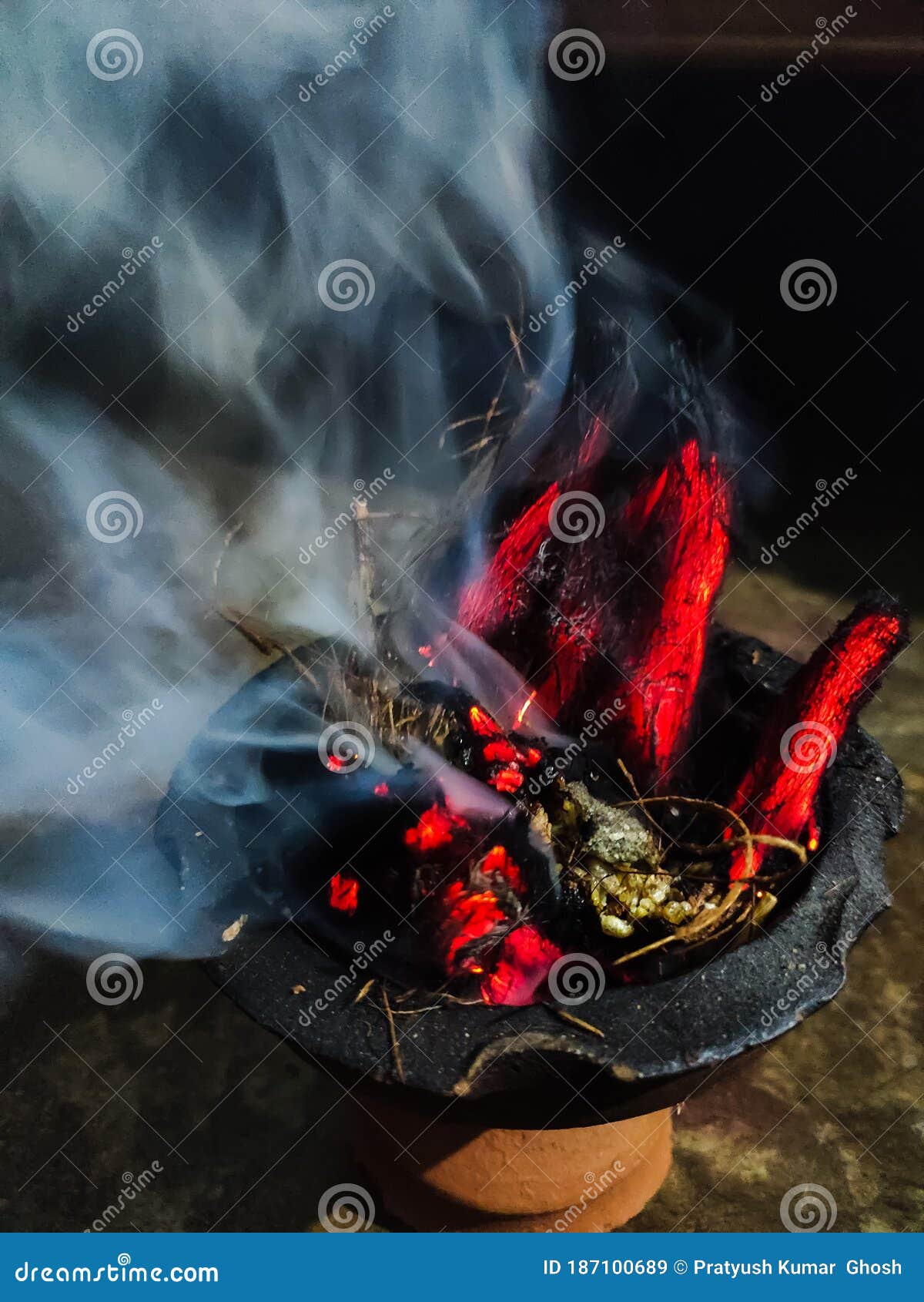 Smoke from coconut cell stock image. Image of font, darkness - 187100689